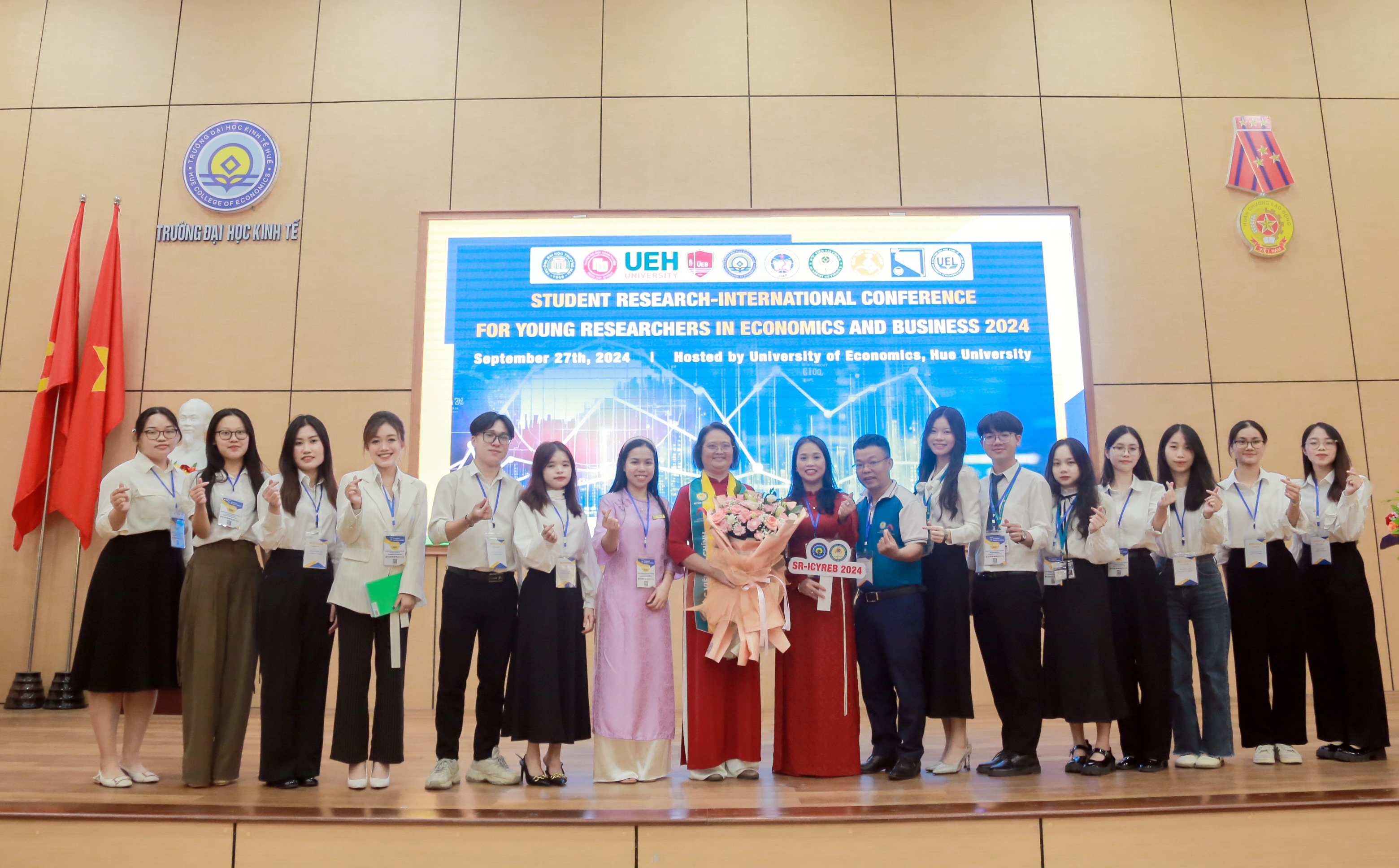 Sinh viên HVTC khẳng định năng lực, bản lĩnh khoa học tại Hội thảo quốc ...